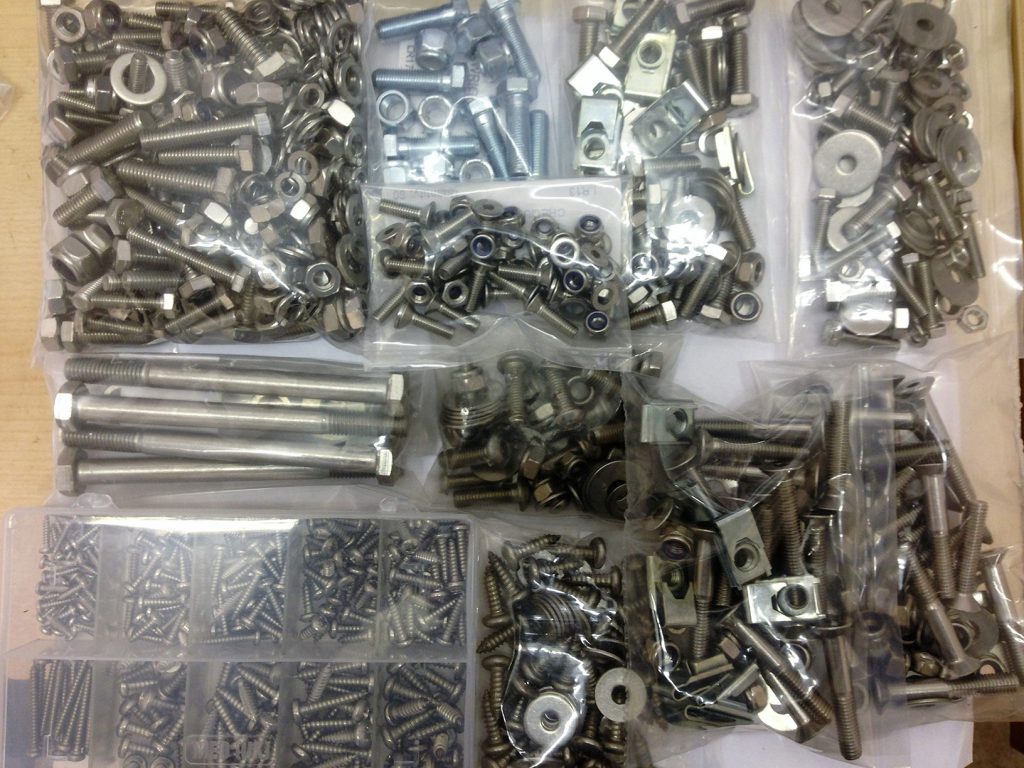 "LANDROVER DEFENDER 110 STAINLESS STEEL NUT & BOLT RESTORATION PACK ...